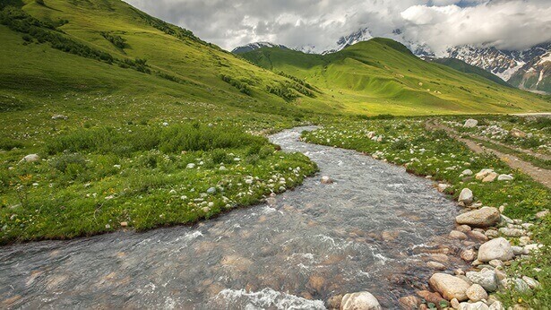 Story 2: A Great Mountain, a Little Stream, a Fierce Wind, and a ...